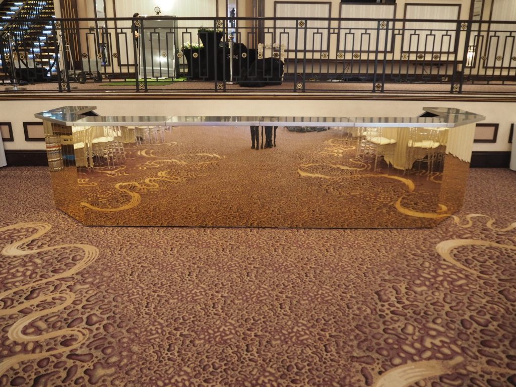 Our gold mirrored mobile bar hire for an amazing Asian wedding - Ace ...