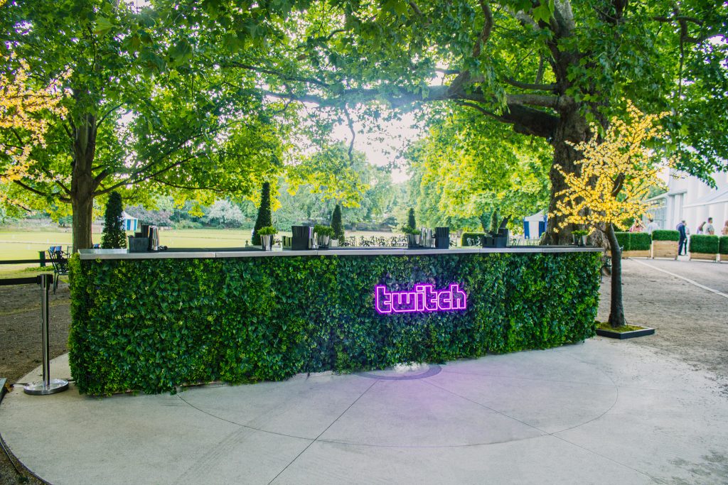 Why Outdoor Mobile Bars Make Your Summer Party Shine Brighter - Ace Bar ...